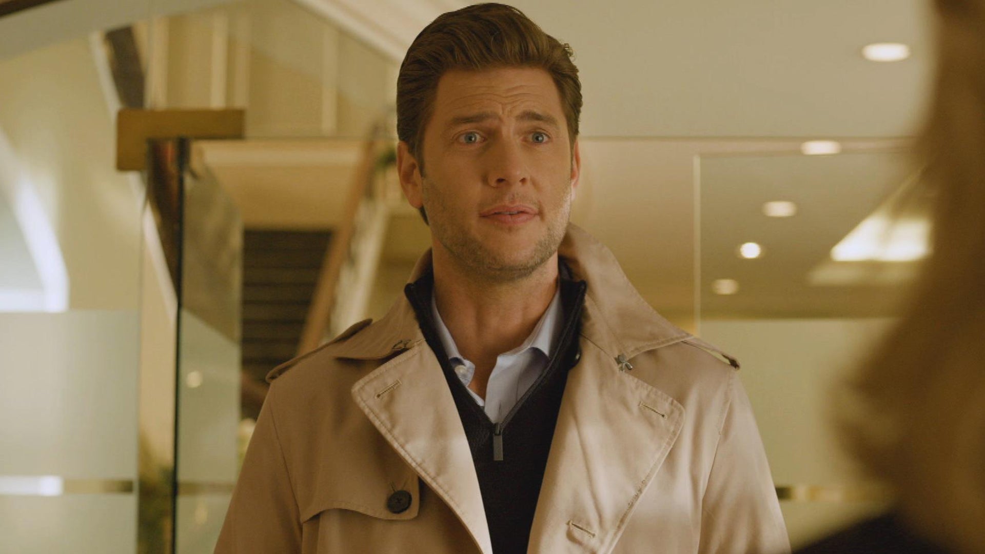 Prince William & Queen Elizabeth Look Regal in Newly Released Portraits ...