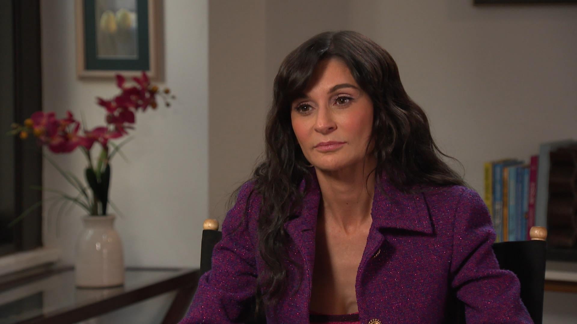 Kelly Ripa Gets Drunk and High in Totally Unexpected, Hilarious 'Broad ...